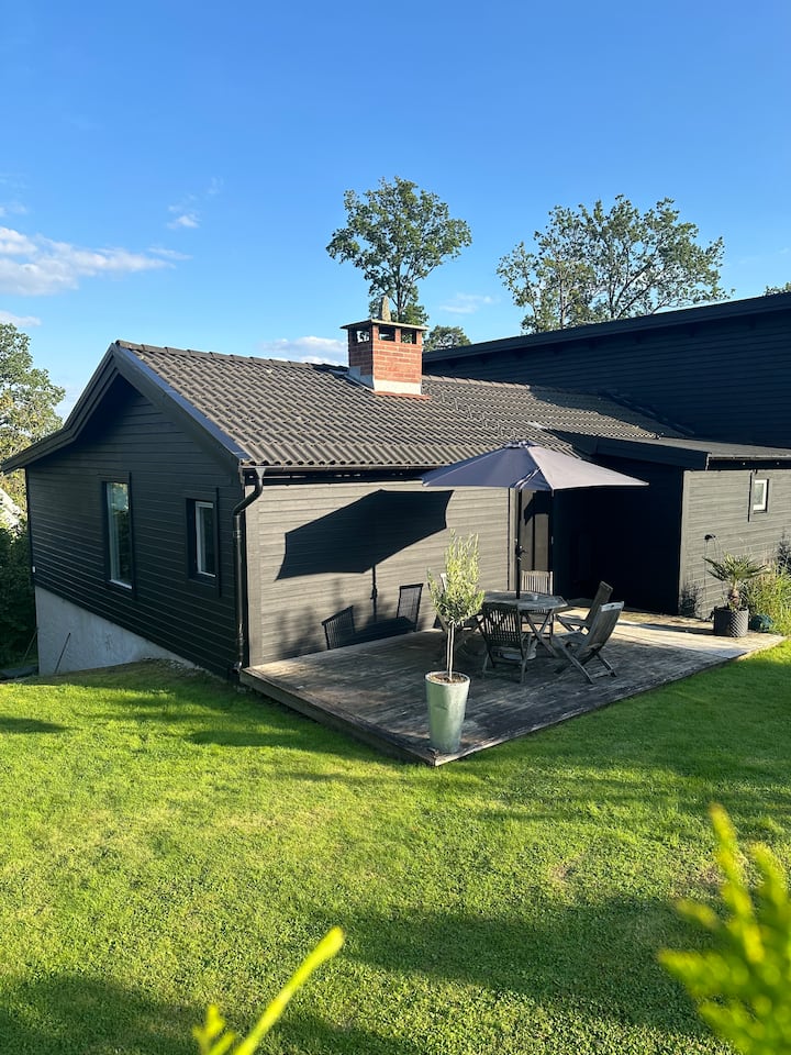 Nära Sjö. Friparkering Och Städ. - Lerum