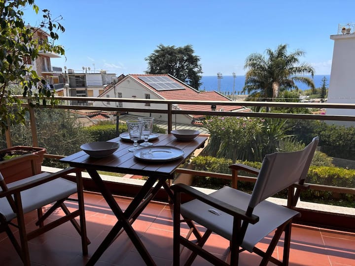 Cozy Seaside Retreat With Sea View & Pool - Sanremo