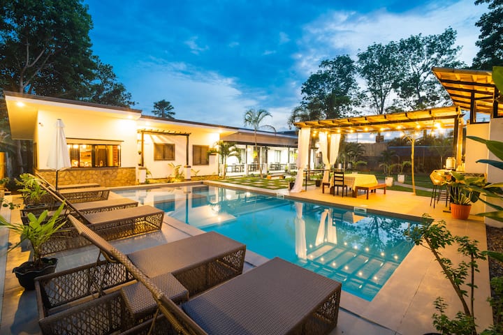 Unit 5, 2 Queen Beds - Puerto Princesa