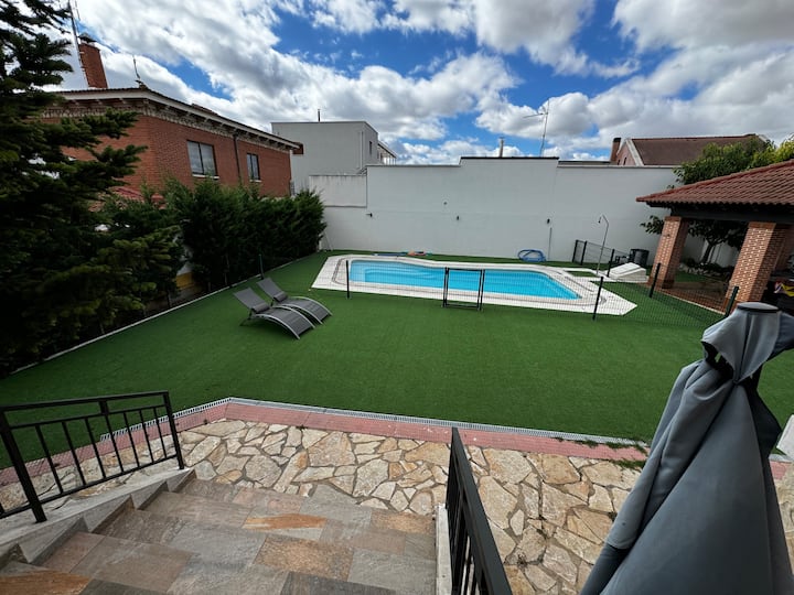 Casa Grande Con Piscina - Valladolid