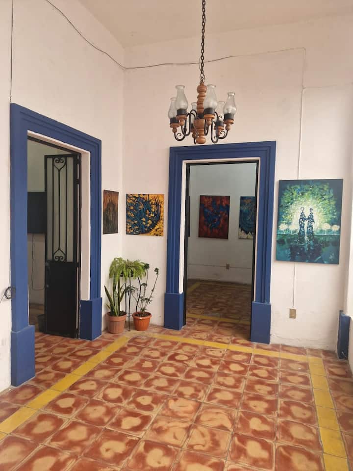 Casa Muy Amplia A 8 Min Del Centro Histórico - Guadalajara