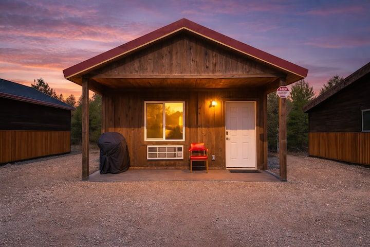 Yellowstone Rocks Cabin1+wifi+petfriendly+ac+30ynp - Island Park, ID