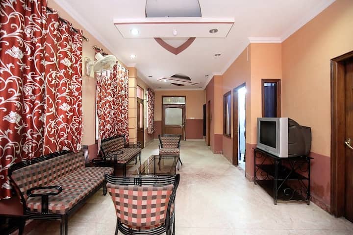 Hotel Ashish - Nalagarh