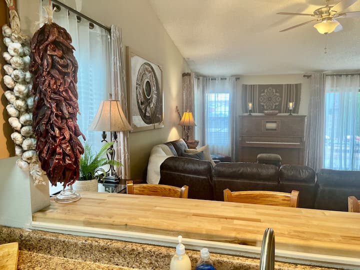 Wyatt Earp Room - Sierra Vista, AZ