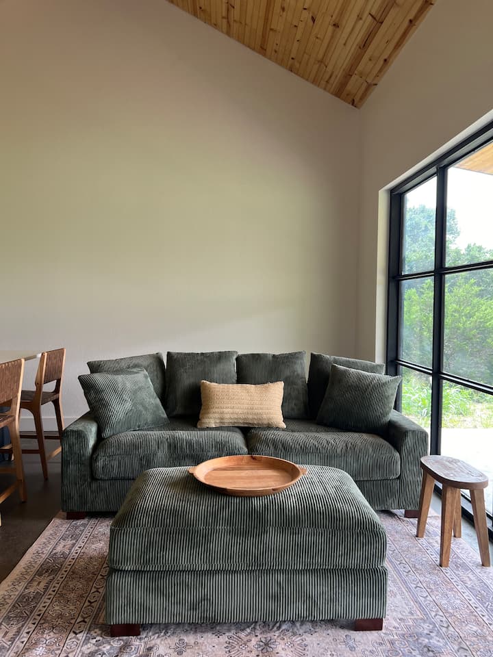 *Starry Nights Winery Getaway* - Driftwood, TX