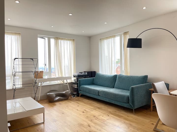 Flat In Guildford, Surrey - Guildford