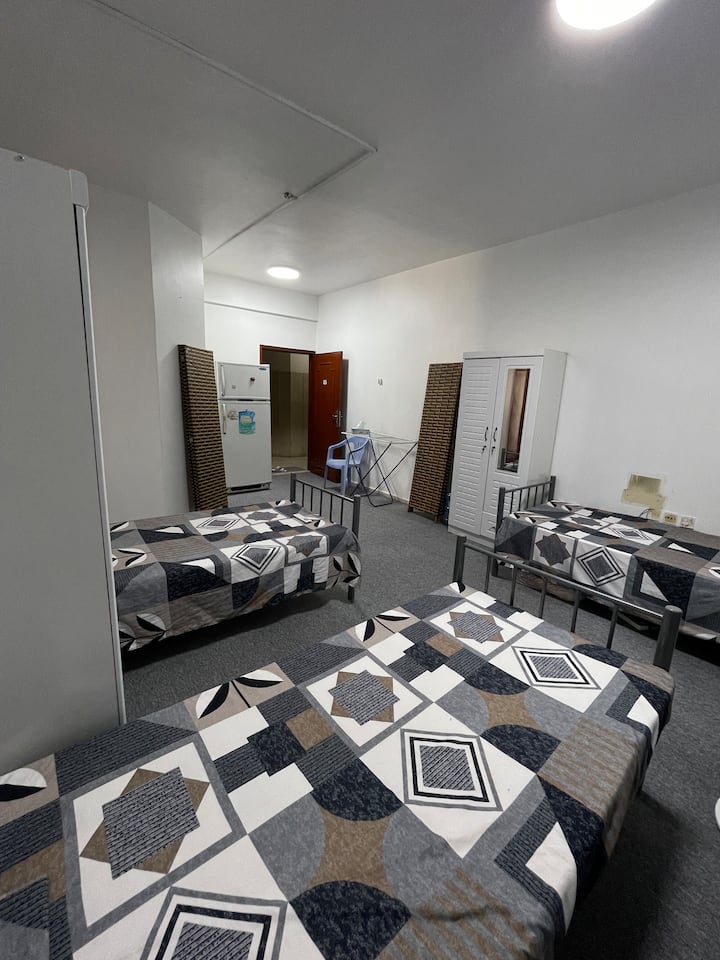 Ladies Sharing Room Beside Dubai Station - Sharjah