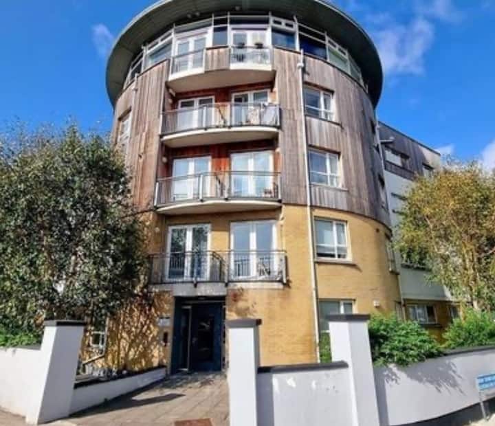 Single Room With Sweets & Fruits - Dublin