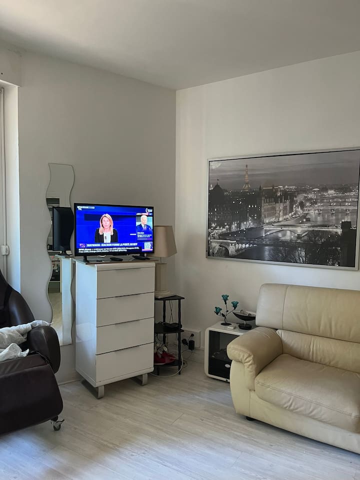 Small Cosy Studio In Paris - Paris