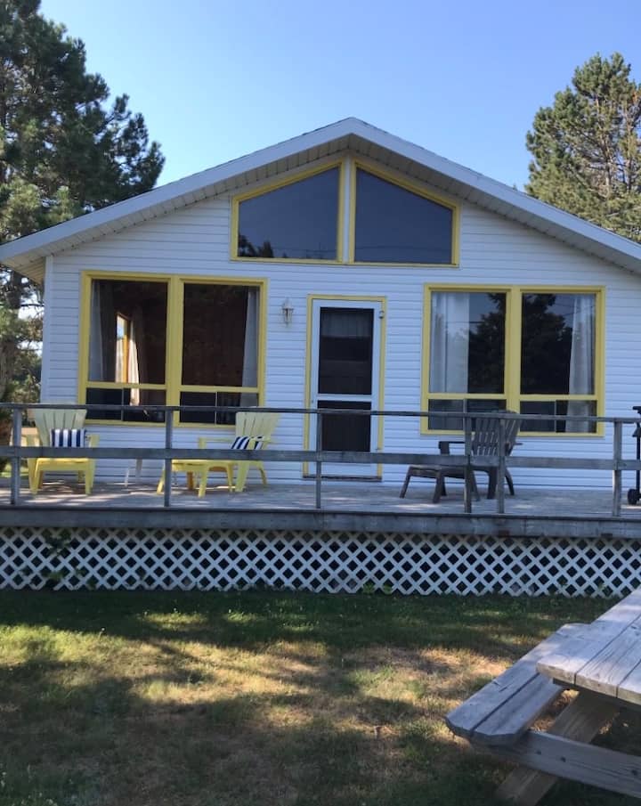 White Cottage - Stanhope, PE, Canada