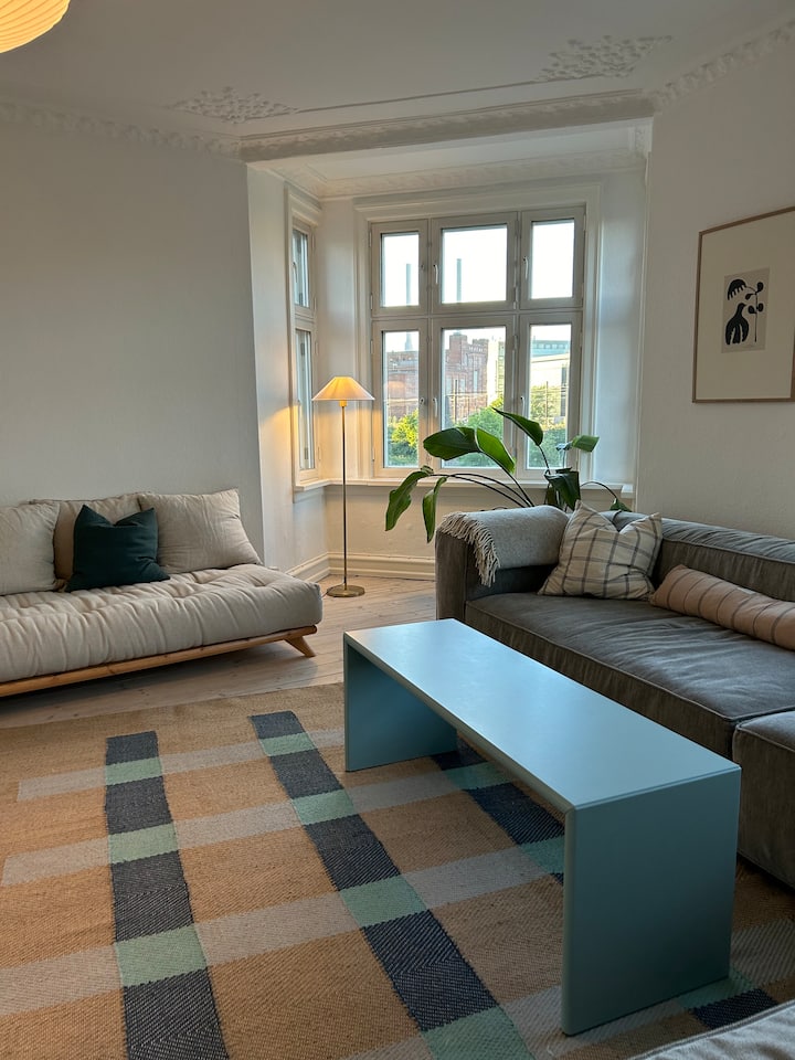 Oplev Det æGte Københavnerliv I Herskabslejlighed - Copenaghen