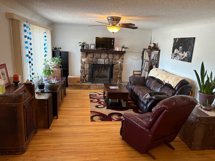 The Gold Room Close To Sunport, Nob Hill, Kirtland - Albuquerque