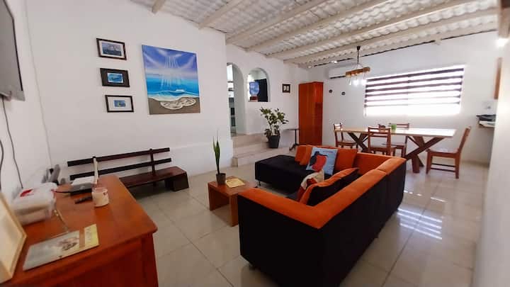 Casa Amplia Y Luminosa
"Casa Familiar Genovesa" - Galápagos Islands