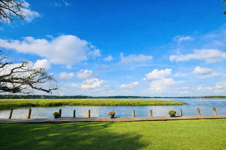 Quiet Waterfront Home | Dock | Wi-fi | Downtown - Mobile, AL