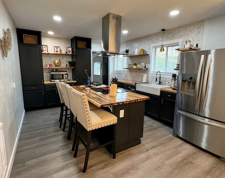 Spacious & Cozy 4br/2bth, 3 Min To Jblm, Huge Yard - Anderson Island, WA