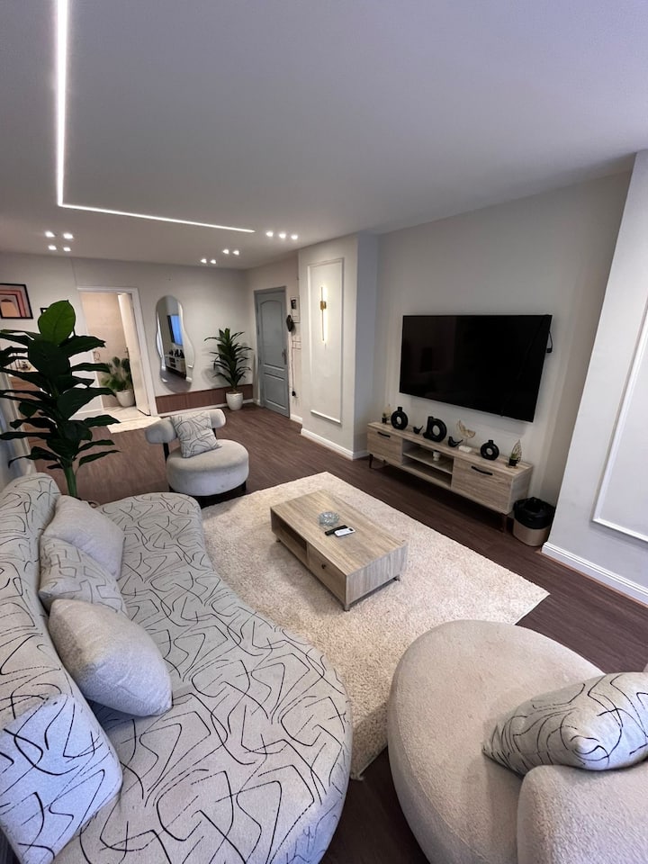 Queen Of Zamalek 3br Apt - Cairo