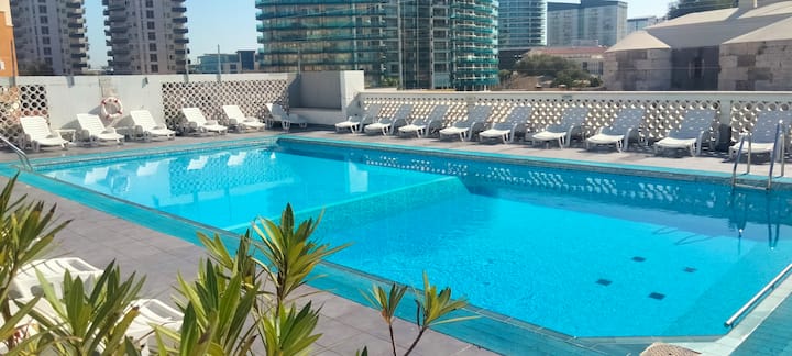 Studio Apartment In Town Centre With Pool - Gibraltar