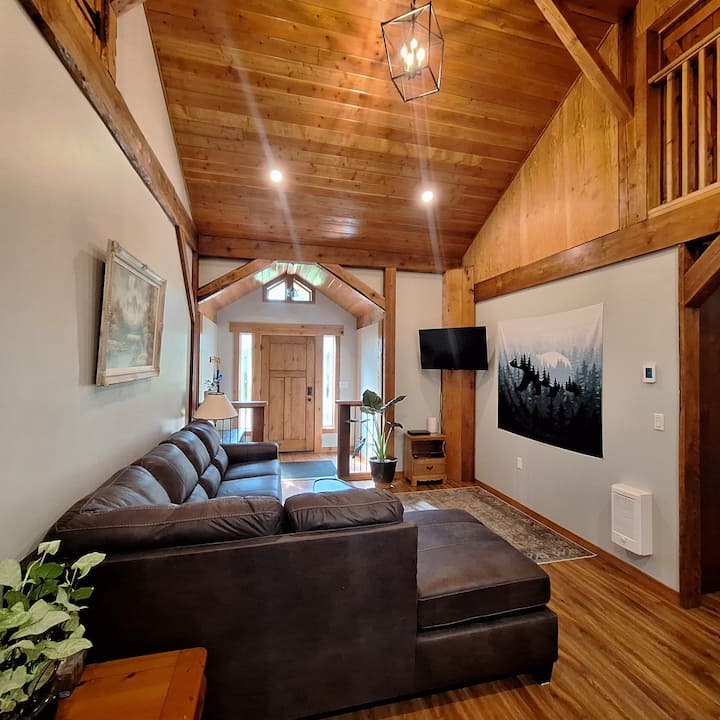 The Bear Den - Nelson