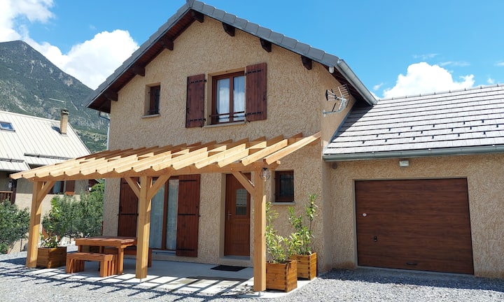 Guillestre Le Pré Fleuri Classé 3 éToiles. (Apt B) - Guillestre