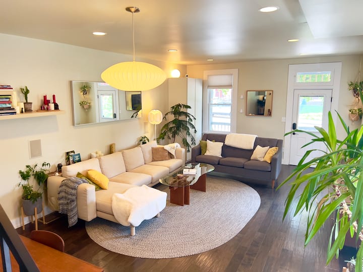 Cozy, Spacious & Modern Home In Northside - Wyoming, OH