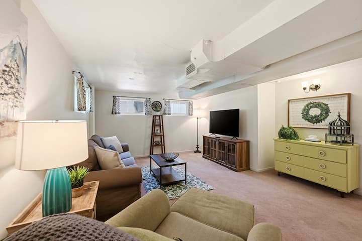 Charming Historic Cottage • Cozy Family Getaway! - Greeley, CO