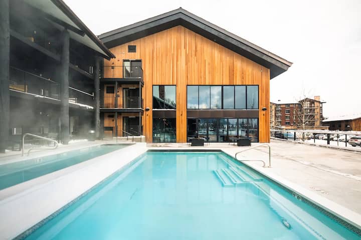 2 Picturesque Lodges W/ Hot Tub & Easy Skii Access - Teton Village, WY
