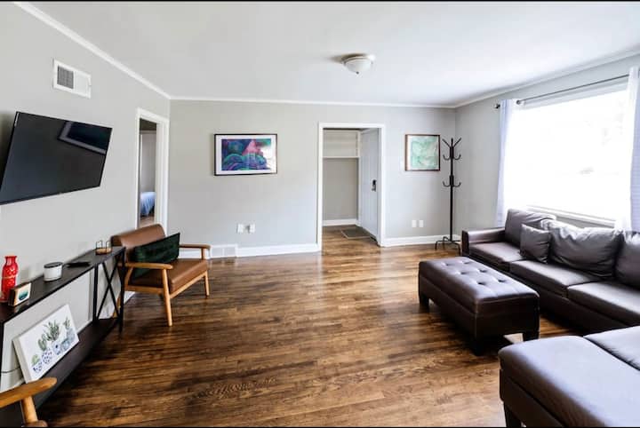 Cozy 4bed 1ba Memphis Home Located 5min From I240w - Memphis, TN