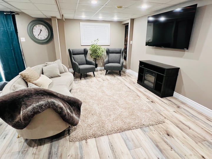 Cozy And Sparkling 2 Bedroom Suite - Chicopee