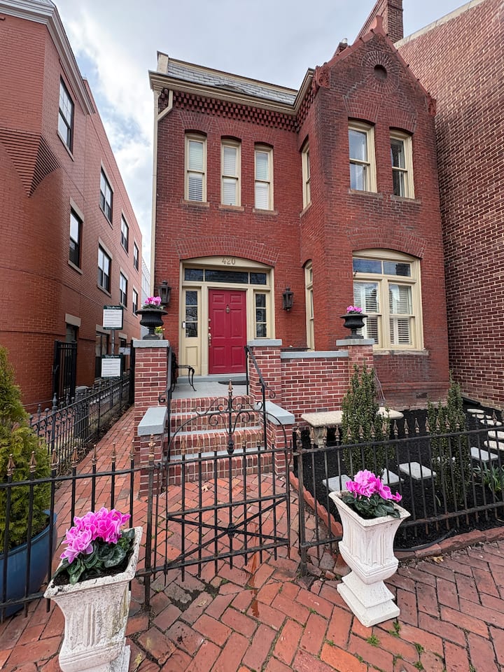 The Victorian On Washington Street - Alexandria, VA