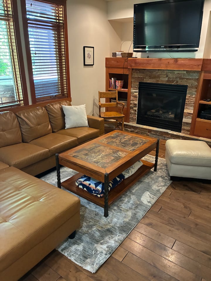 Red Mountain Ski Or Bike Retreat - Rossland