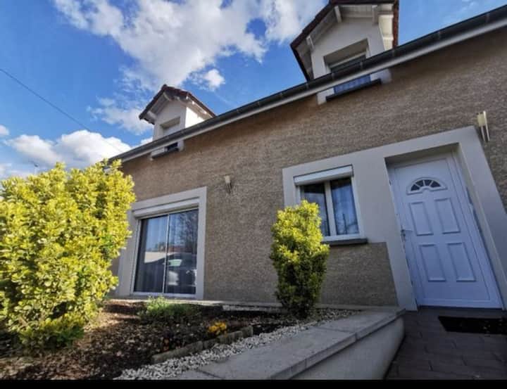 Jolie Maison Proche De Vichy Et Du Pal - Cusset