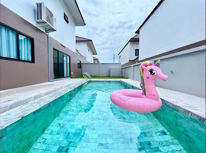 芭堤雅独栋泳池别墅 - Pattaya