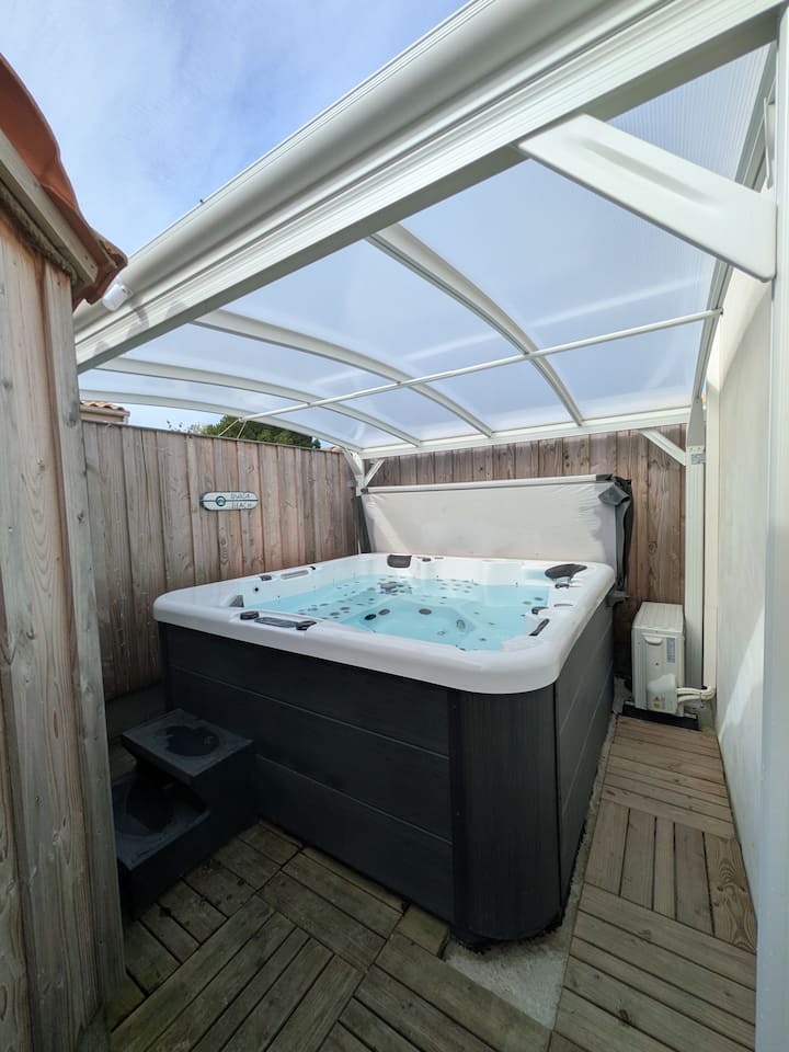 Le Baldaquin,
Maison Cosy Avec Jacuzzi Extérieur - Châtelaillon-Plage