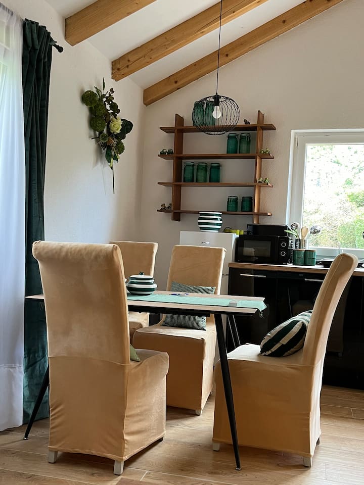 Cozy Studio Loft - Green Elegance - Kotor