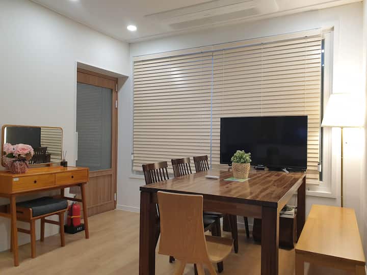 [도심 속 은신처]#포근한 가정집 #화성행궁도보10분 #최대6인 - Suwon-si