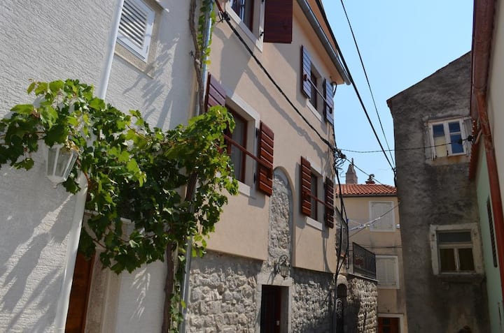 Apartments Hedviga Krk 2nd Floor - Krk