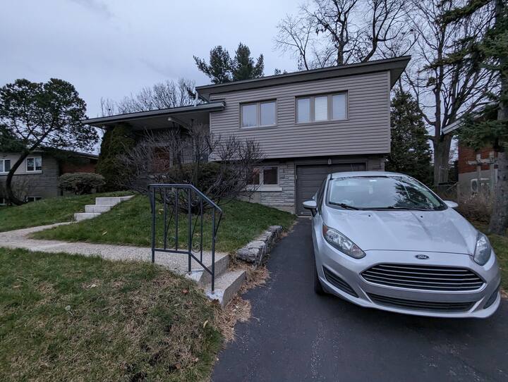 Cozy Rooms In Suburban Haven - Longueuil