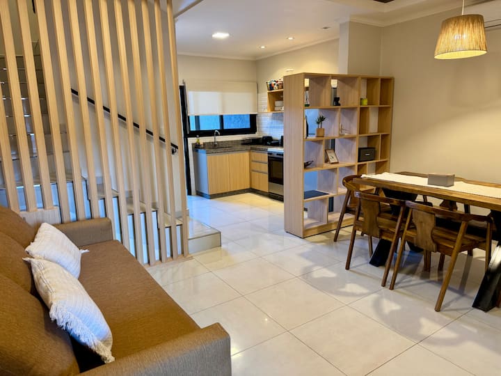 Casa Exclusiva Con Pileta, Parrilla Y Parking - Puerto Iguazú