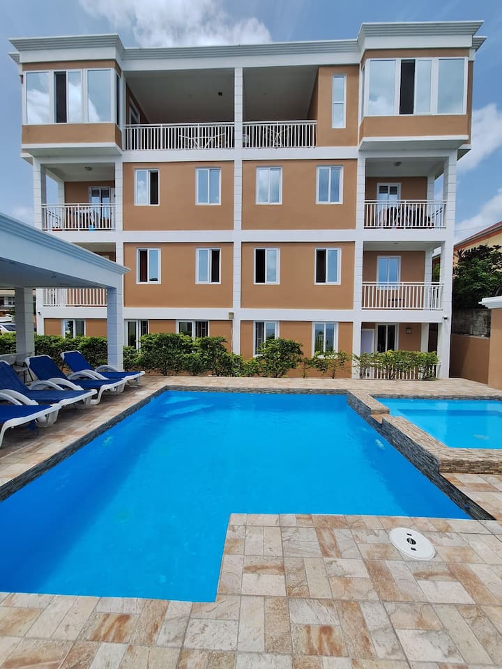 Lovely Pool Side 1 Bedroom Apt. - Dominique