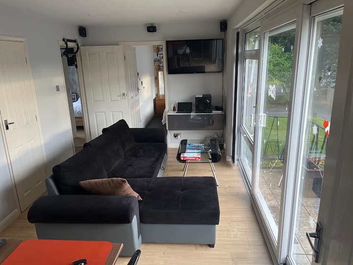 Room Rent - Redhill