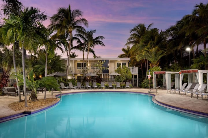 Refreshing Retreat W/ Pool | Near Mallory Square - Key West, FL