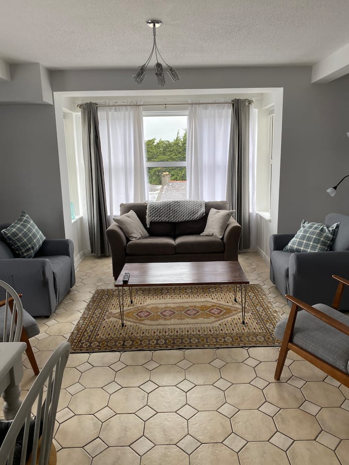 Penthouse Salthill Retreat - Galway