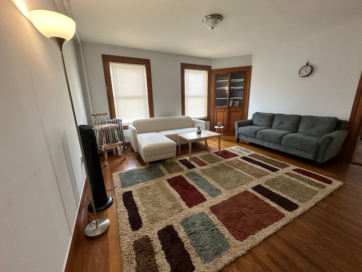 Majestic Large Room Close To Tufts/green-red Ln - Somerville, MA