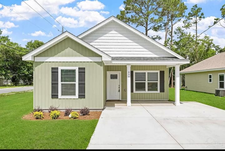 New Construction Home - 8 Min From Beach! - Pensacola Beach, FL