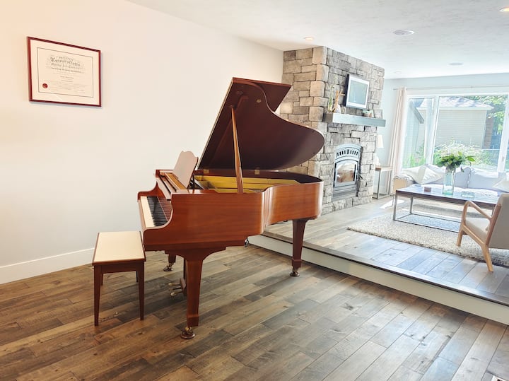 Spacious Bdr W/ Private Bath And Grand Piano - Moncton