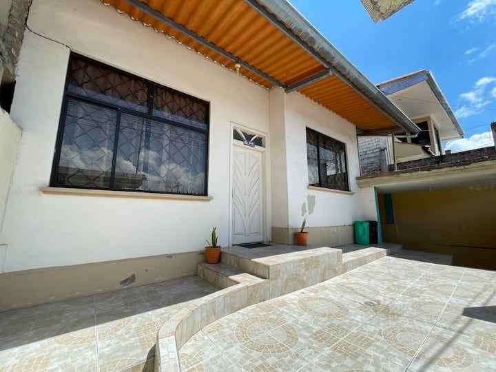 Casa Hermosa Independiente En Loja - Loja