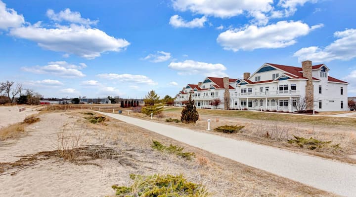 Lakefront Condo – Step-free & Accessible - Sheboygan, WI