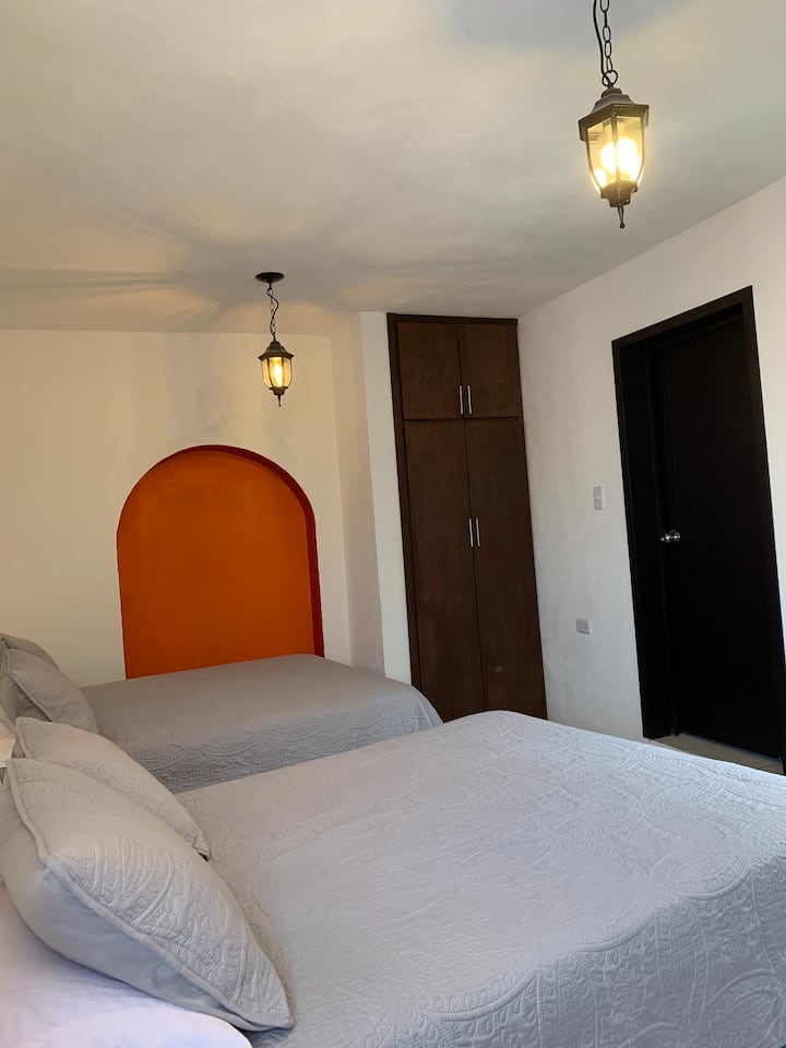 8 Céntrico/wifi Rápido/tv/cocineta/4 Personas - Guanajuato
