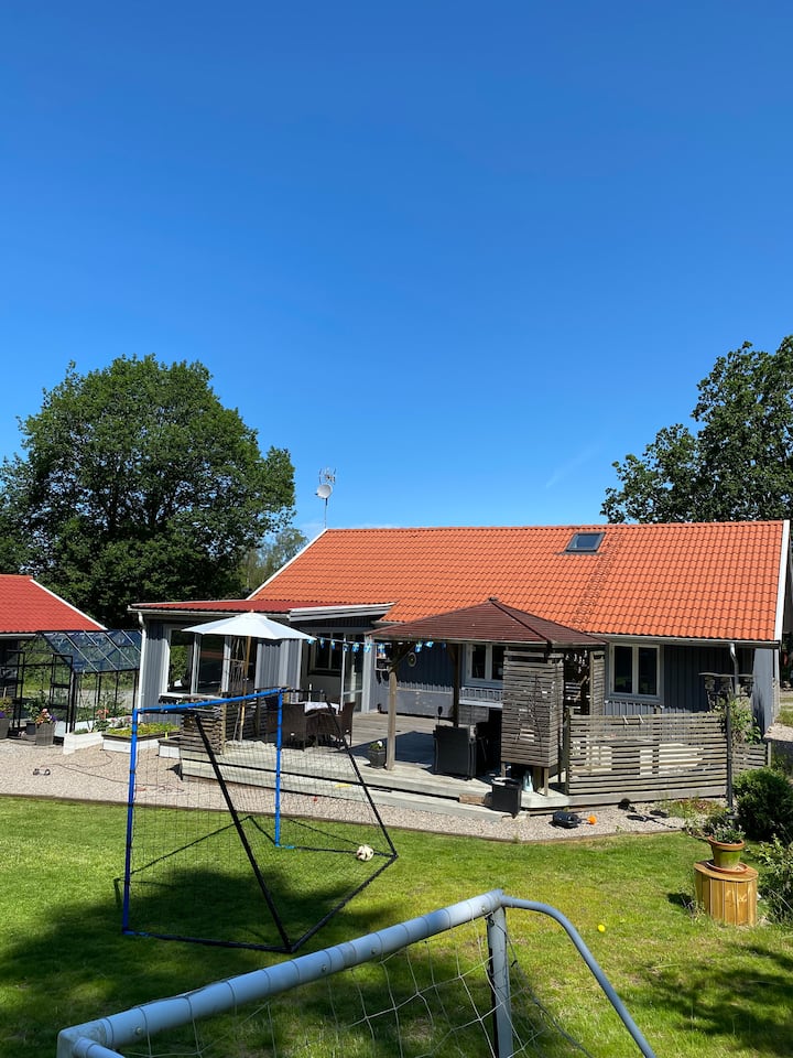 Mysigt Boende Nära Skog Och Hav - Stenungsund