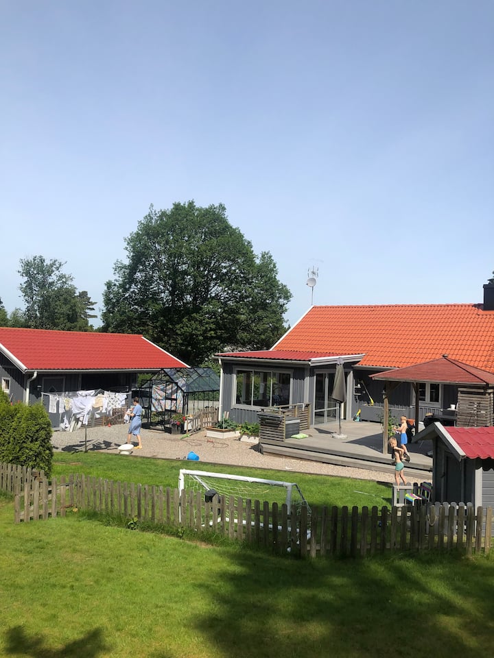Mysigt Boende Nära Skog Och Hav - Stenungsund